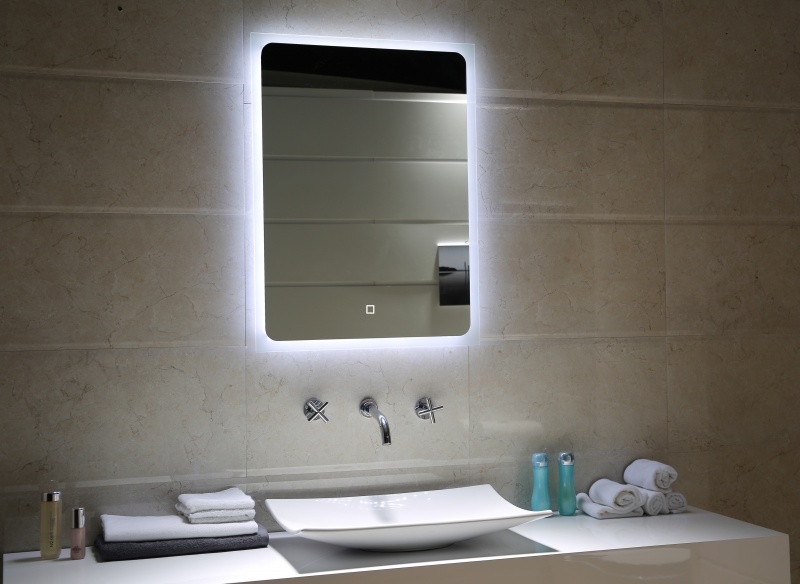 Peegel LED valgustusega 50x70cm - Vannitoamööbel - VESI, KÜTE ...